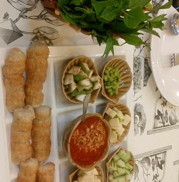 Prachin ซินจ่าว ๒ : ร้านอาหารไทยเวียดนาม – Discover and Book Vietnam ...